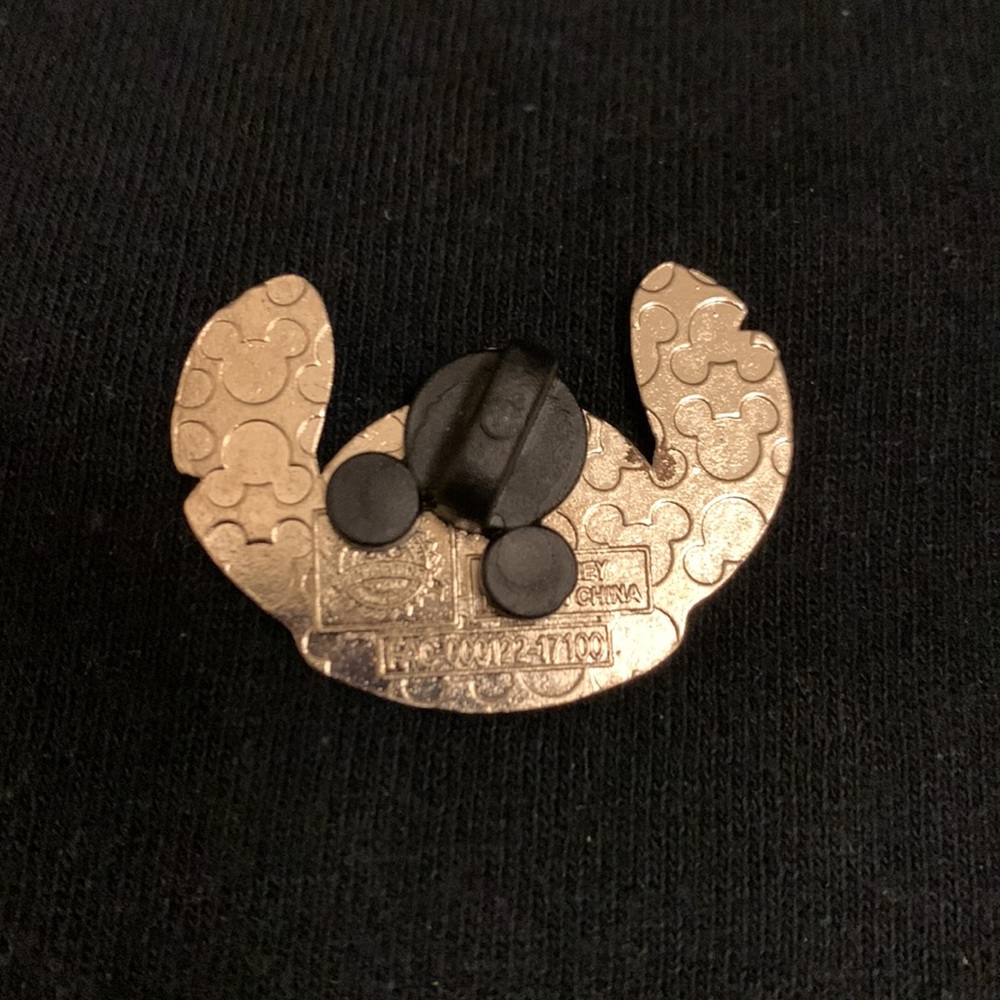 Stitch Emoji Pin Smiling Happy Face - Gem